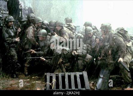 TOM HANKS, STEVEN SPIELBERG, EDWARD BURNS and MATT DAMON in SAVING ...