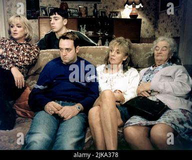 AHERNE,LITTLE,CASH,JOHNSTON,SMITH, THE ROYLE FAMILY , 1998 Stock Photo ...