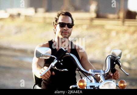 ZEUS AND ROXANNE 1997 MGM film with from left Miko Hughes, Jessica ...