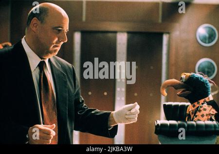 MUPPETS FROM SPACE (1999) JEFFREY TAMBOR, GONZO MUFS 033 Stock Photo ...