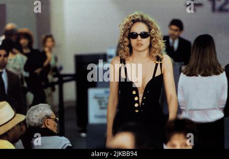 GLORIA, Sharon Stone, 1999. ©Columbia Pictures/courtesy Everett ...
