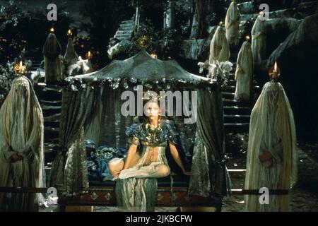 A MIDSUMMER NIGHT'S DREAM, Michelle Pfeiffer, 1999 Stock Photo - Alamy