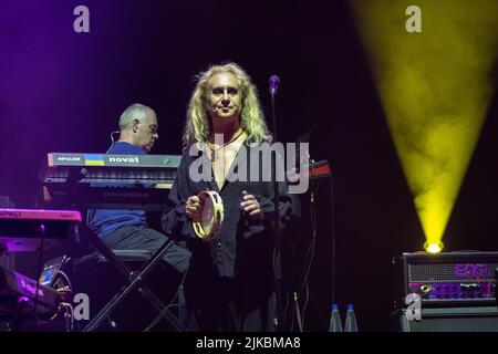 Concert of Steve Hackett, legendary guitarist of Genesis with Genesis ...