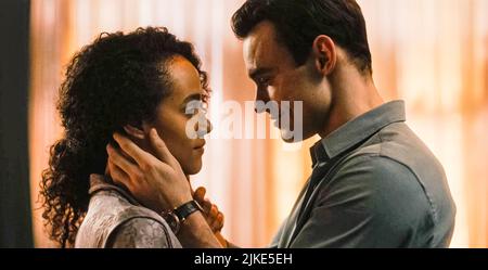 Thomas Doherty and Nathalie Emmanuel in Screen Gems in "The Invitation ...