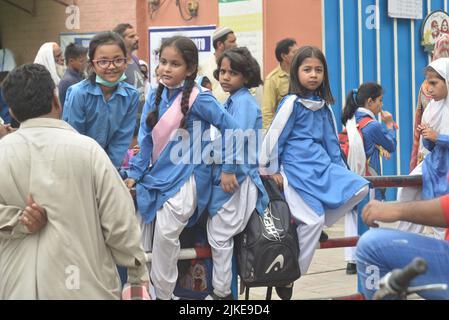 Lahore, Punjab, Pakistan. 1st Aug, 2022. Pakistani students leaving ...