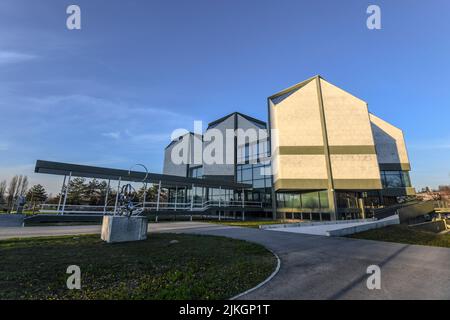 SERBIA, Belgrade. Museum of Contemporary Art / New (Novi) Belgrade Stock Photo - Alamy