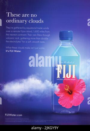May 2022 "Elle" magazine issue advert, USA Stock Photo - Alamy