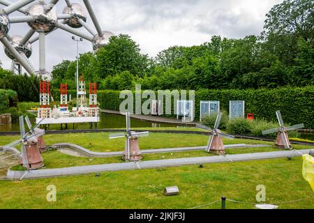An Atomium modern structure in the shape of an atom and Mini-Europe ...