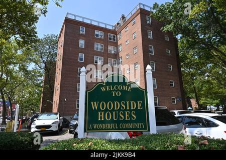 The NYCHA Woodside Houses in the Woodside neighborhood of Queens, New ...