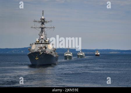 Canadian Royal navy Kingston-class coastal defense vessel HMCS ...