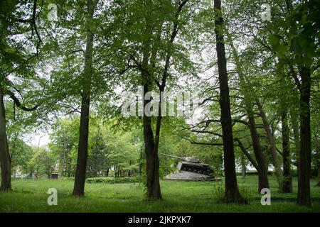 Soviet heavy tank IS-2 in Lebork, Poland © Wojciech Strozyk / Alamy ...