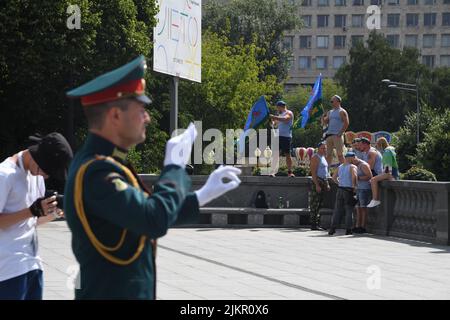 Moscow. Paratroopers during the celebration of Russian Airborne Troops Day of Russia Stock Photo ...
