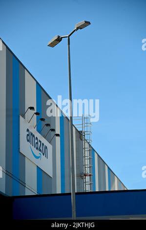 Amazon delivery and distribution centre hub, Deeside, UK Stock Photo ...