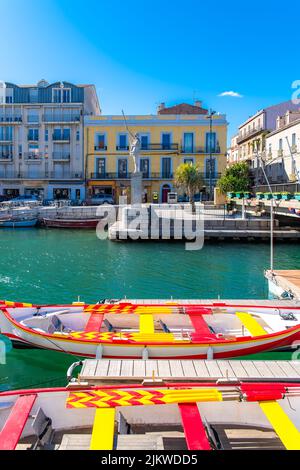 Sète, France, beautiful city, the harbor in the center Stock Photo - Alamy