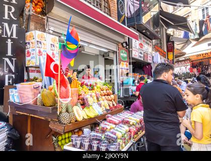 Fruits stand, kiosk, in the street Grand Bazaar, Istanbul, Turkey Stock ...