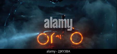 LIGHT CYCLE SCENE, TRON: LEGACY, 2010 Stock Photo - Alamy