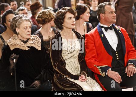 Elizabeth McGovern and Hugh Bonneville, Downton Abbey: A New Era ...