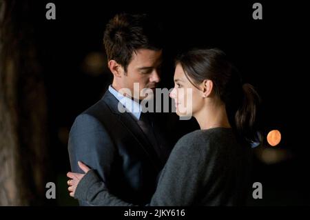 KATIE HOLMES, JOSH DUHAMEL, THE ROMANTICS, 2010 Stock Photo - Alamy