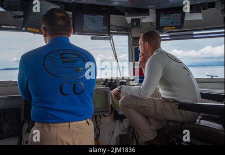 US Navy Ships of the Forward Deployed Naval Forces sail in formation ...