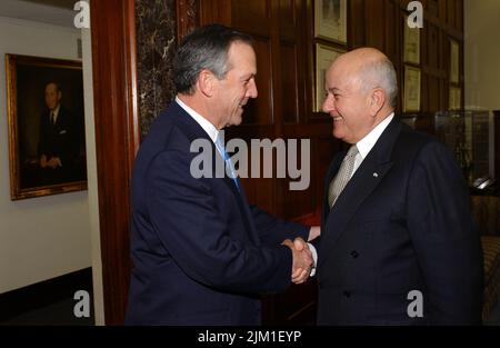 Office of the Secretary - SECRETARY DONALD EVANS WITH HEINZ MOELLER ...