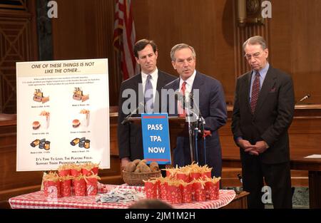 Office of the Secretary - TPA PRESS EVENT Stock Photo - Alamy