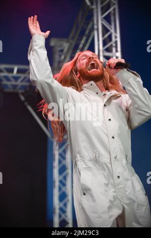 Sam Ryder performs his Eurovision song Spaceman at Tramlines Festival ...