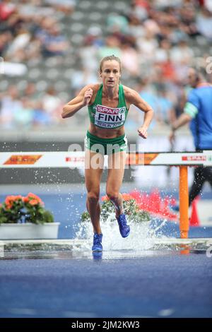Michelle Finn running in the 3000m hurdles at the European Athletics ...