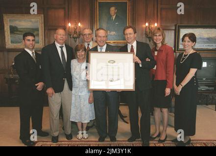 Office of the Secretary - PRESENTATION OF "E" AWARD TO ERNEST ELLIS ...