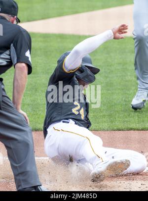 Pittsburgh Pirates' Greg Allen in action during a baseball game against ...