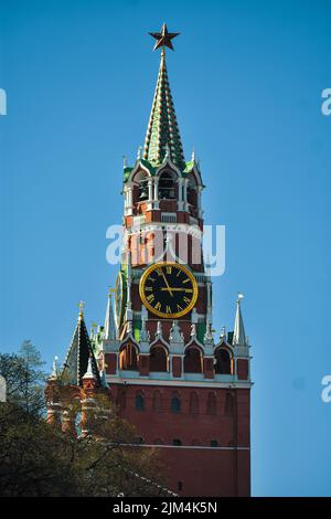 Spasskaya tower (Bashnya) or Saviour Tower of the Kremlin with the ...
