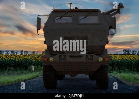 Lockheed Martin M142 High Mobility Artillery Rocket System (Himars ...