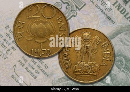 Old indian paise coin obverse and reverse. Rupee denomination before ...