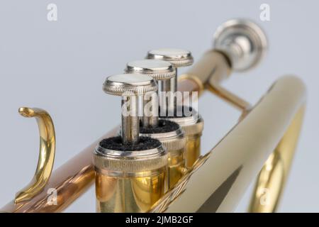 Musical instrument trumpet in detail Stock Photo - Alamy