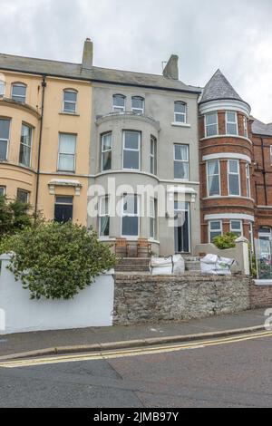 A vertical shot of a classy residential building Stock Photo - Alamy