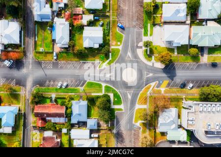 Suburbs with stand alone detached houses on quiet residential streets ...