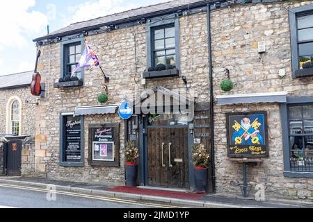 Clitheroe town centre and Keystreet cross keys public house pub on ...