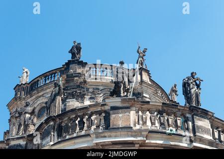Statues on top of Dresden Cathedral Stock Photo - Alamy
