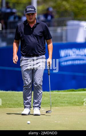 August 5, 2022: Blake McShea lines up for a par putt on the eighteenth ...