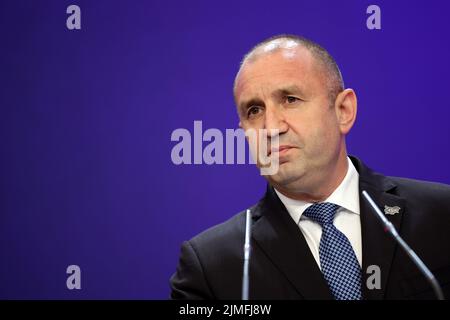 The President of the Republic of Bulgaria, Rumen Radev, laid a wreath ...
