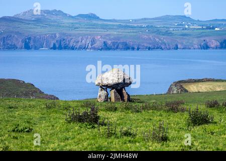 Carreg Samson, Samson's Stone, or the Longhouse, Neolithic dolmen ...