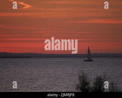 Sheerness, Kent, UK. 7th Aug, 2022. UK Weather: sunset in Sheerness ...