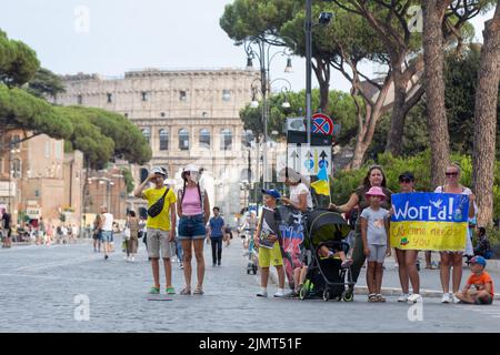Sit-in in Via dei Fori Imperiali in Rome organized by Ukrainian ...