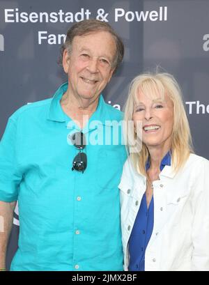 7 August 2022 - Inglewood, California - Leslie Spivak, Bob Spivak ...