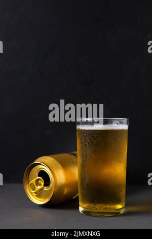 Beer can background or wallpaper Stock Photo - Alamy