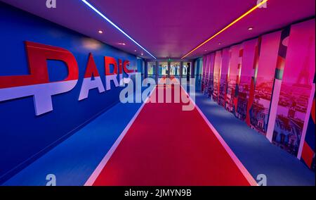Players' tunnel at Parc des Princes - the official arena of FC PSG ...