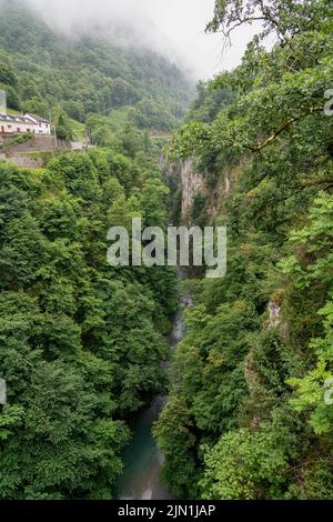 Pont Napoléon, a famous bridge built 1860 Stock Photo - Alamy