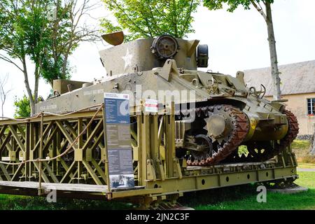 Sherman Tank Recovery Vehicle, M32B1 Sherman and bridge Stock Photo - Alamy