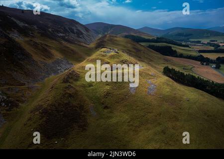 Aerial view of Tinnis Castle (Dun Meldred) near Drumelzier in the upper ...