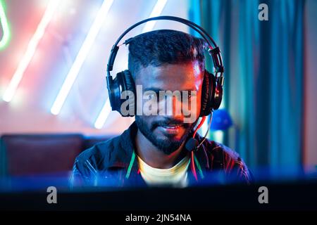 Young person with monitor head, gaming concept Stock Photo - Alamy