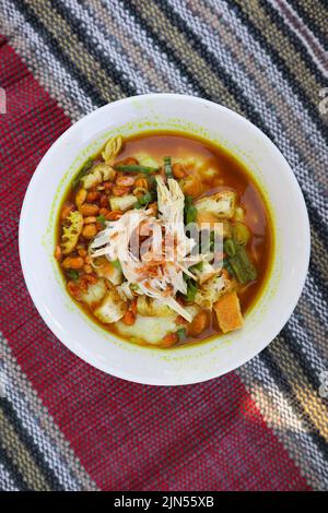 Chicken porridge made from rice and fill with chicken Stock Photo - Alamy